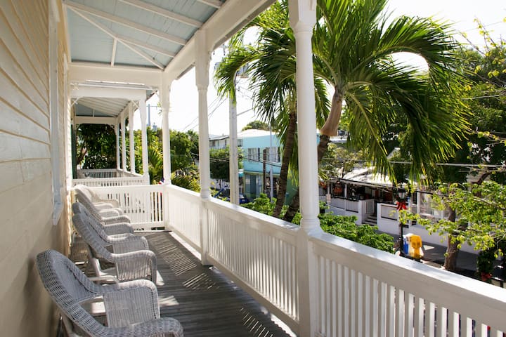 Duval St. Duplex W/balcony W/ Parking (Adult Only) - Key West, FL