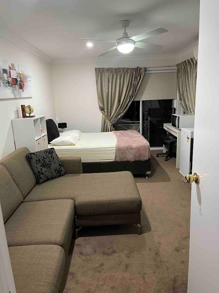 Rent A Room - Springwood