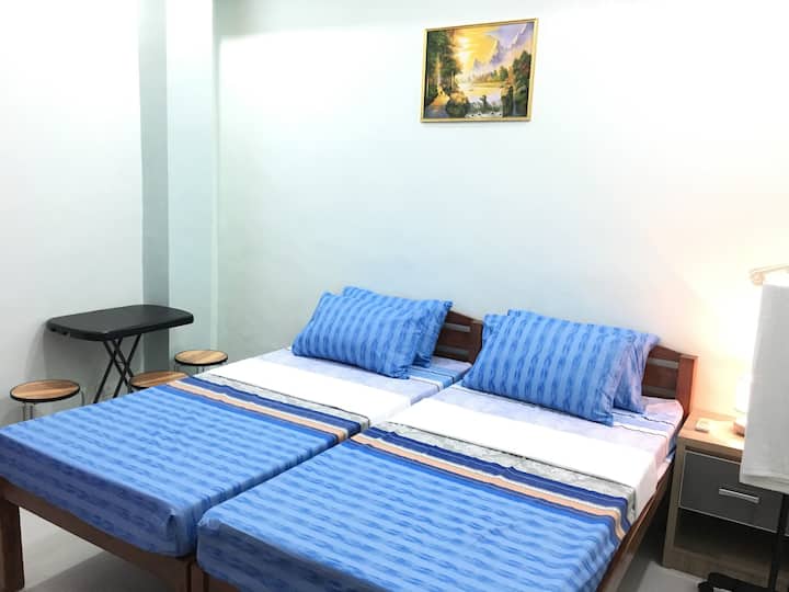 Anne’s Ville 1 W/ Fiber Internet & Gated Parking - Daraga