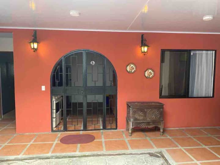 Casa La Paz, 5min Airport Sjo, Centríca, Grande - Alajuela