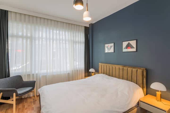 Fully Renovated Spacious Two Bedroom At Cihangir - Istambul