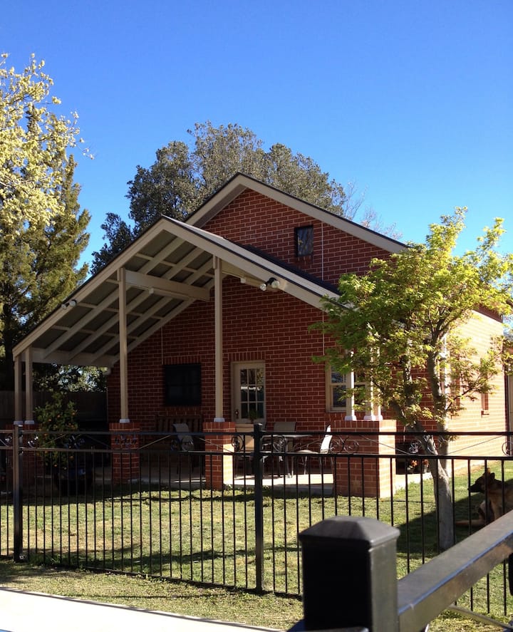 Lesmarlo Studio - Bathurst - Bathurst