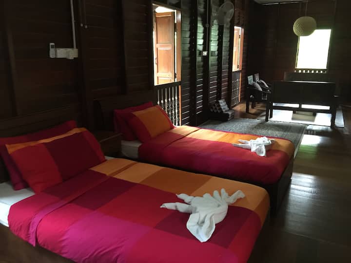 Traditional House And Chalets - Pekan
