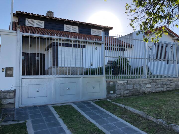 Chalet En Punta Mogotes Para Alquiler Temporario - Mar del Plata