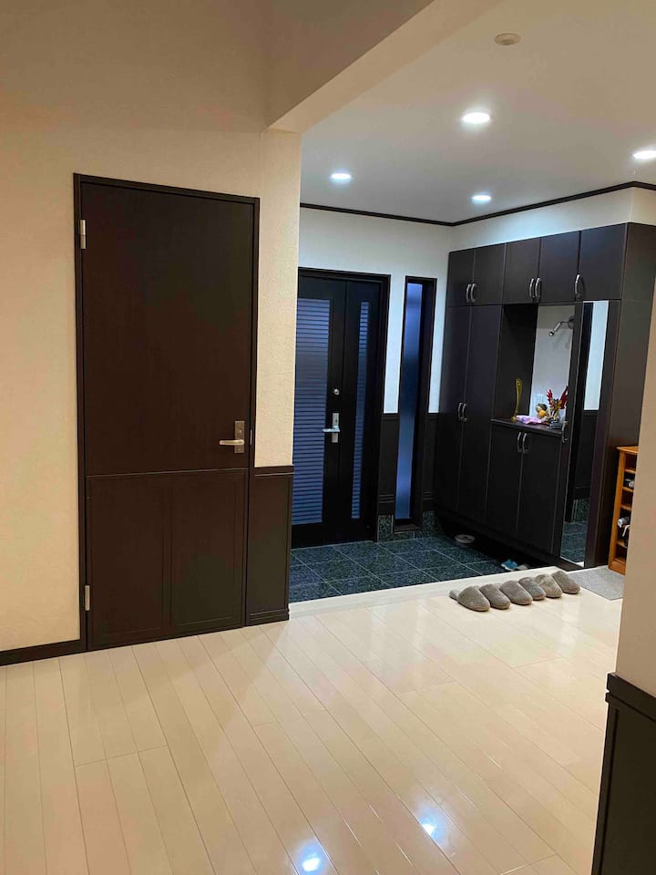 【大川邸】一棟貸し、駅から徒歩1分、jr奈良駅から2駅！駐車場あり - Nara