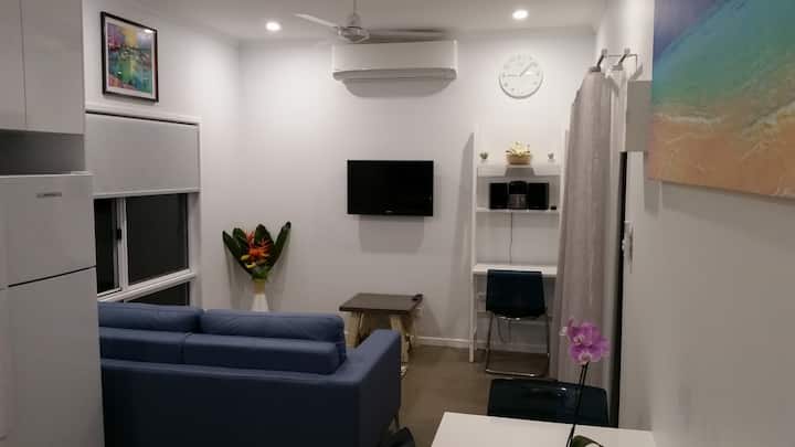 Modern Unit On Quiet Close - Cairns