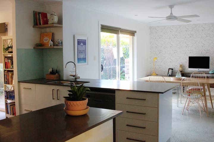 Byron Bay Retreat Beween The Rainforest & The Sea - Byron Bay