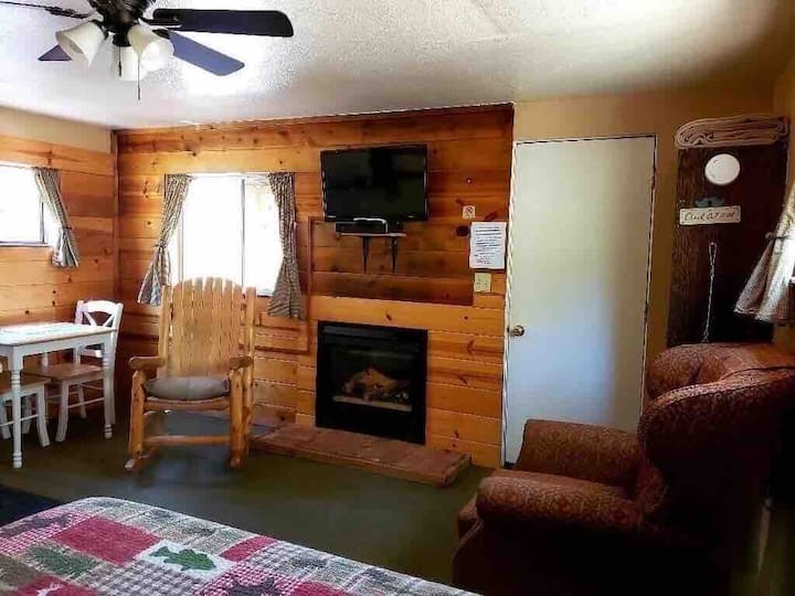 Weekly/monthly! Q Bed, Fireplace, Kitchen, Porch - Christopher Creek, AZ