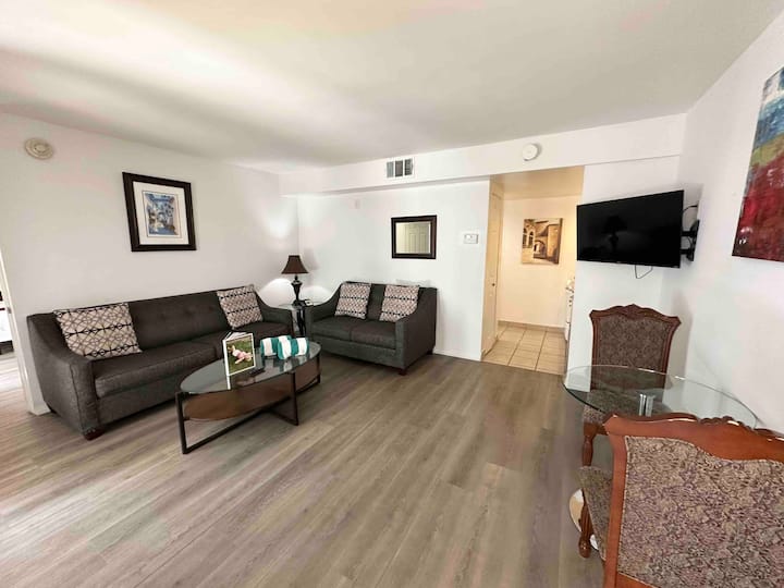 60 - Spacious Luxury King Ste (1 Bedroom, 2 Bath) - Palm Springs, CA