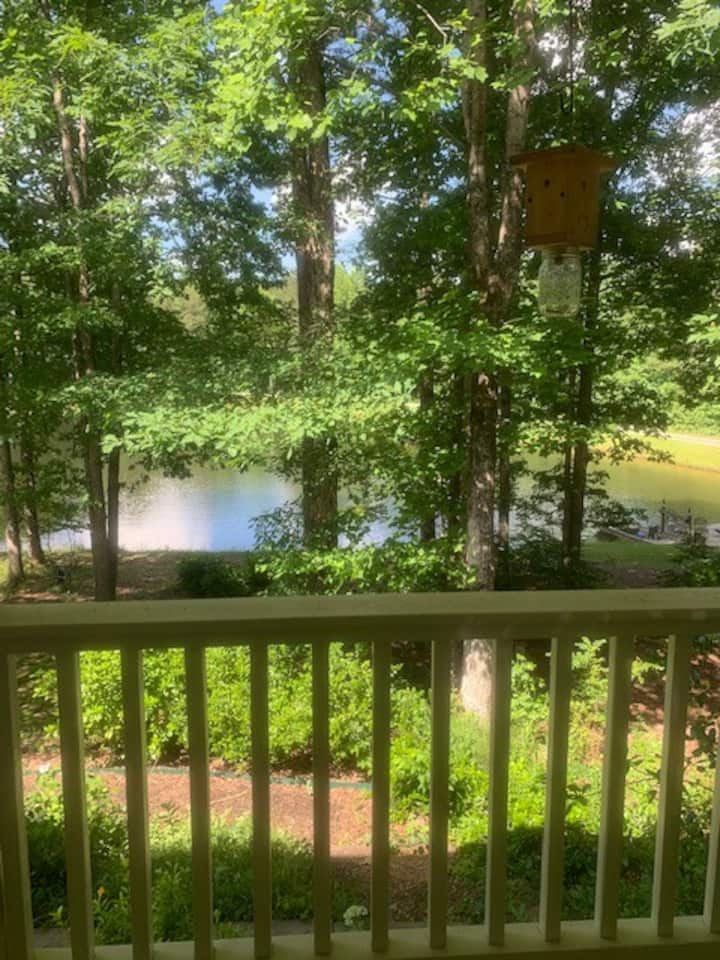 Savannah's  Lakeside 2 Room Suite - Peachtree City, GA