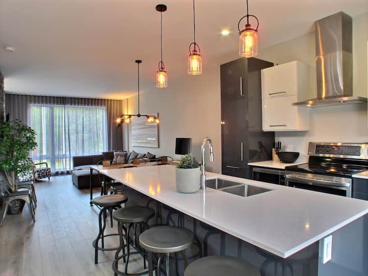 Maison à Bromont (Ski, Golf, Spa, Vélo, Piscine) - Bromont