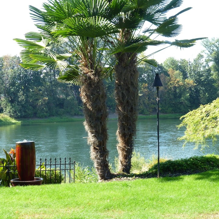 Peace & Tranquility By The River - Salem, OR