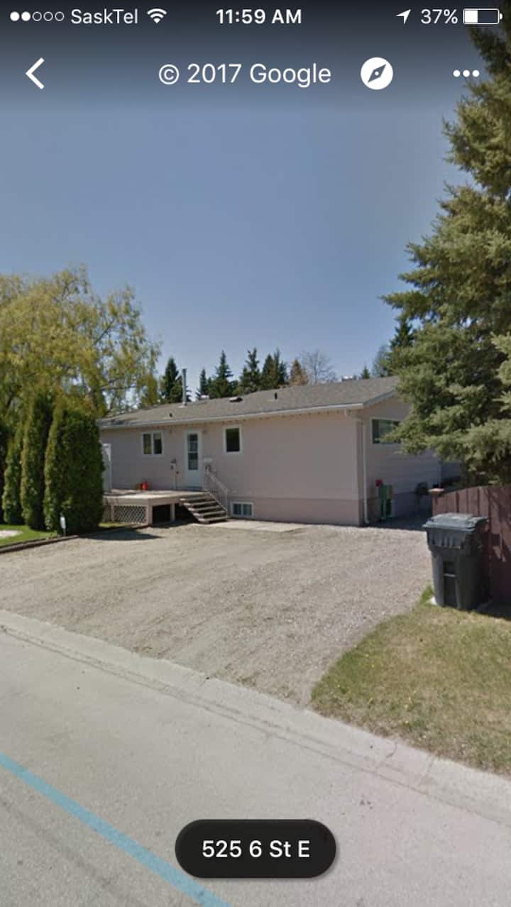 Large Basement Suite! 5 Mins To Hospital - Nipawin