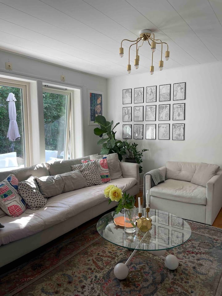 Ljust Härligt Hus, Stor Trädgård Och Uppvärmd Pool - Stockholm