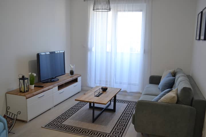 New Modern Apt Near Old Town - Private Parking - Zadar