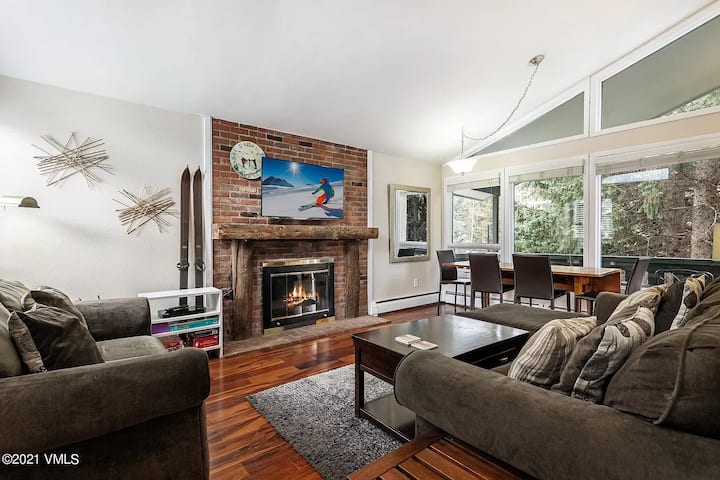 Ski Condo: Views Of Mountain & Gondola - Vail, CO