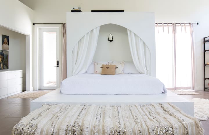 Amazing Massive Studio Close To Beach & Downtown - West Palm Beach, FL