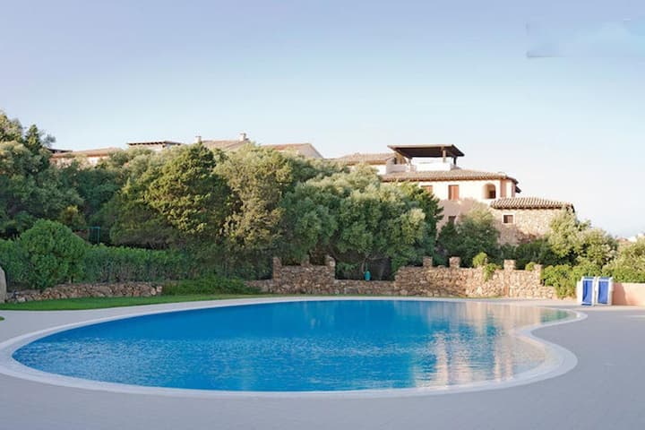 Trilocale In Residence Con Piscina E Wi-fi - Golfo Aranci