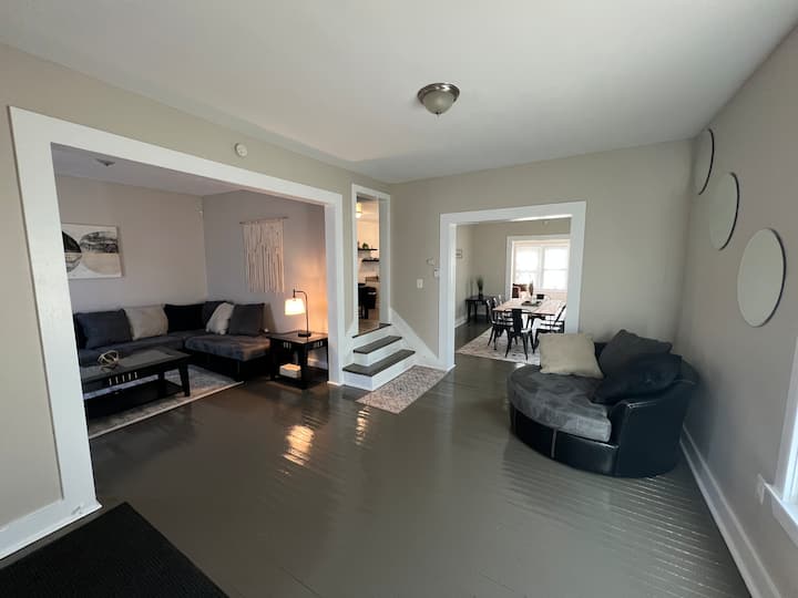 3 Bedroom Private Home Minutes From Downtown - Detroit, MI