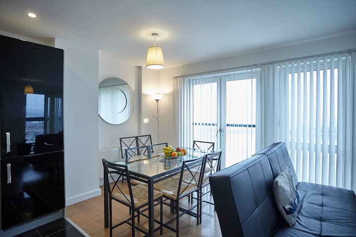 Modern 3 Bedroom Apartment, O2, Excel, 0143 - Londres