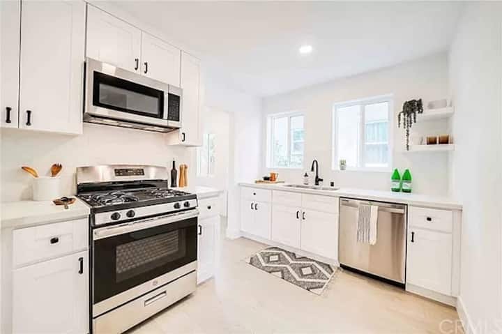 Beautiful Newly Remodeled Spacious House Central - Los Angeles, CA