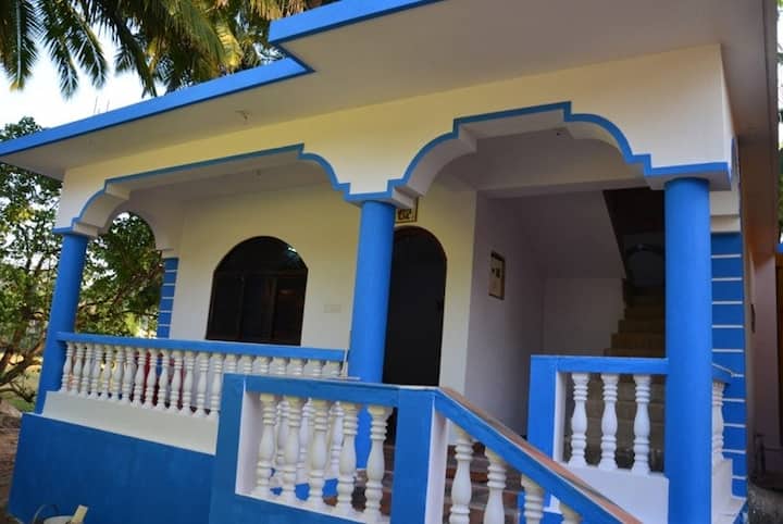 Severina's 2bhk House @Ashvem Beach - Goa