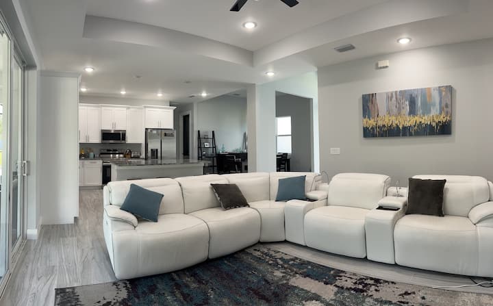 “Cozy Coastal” Priv Rm - Cape Coral, FL