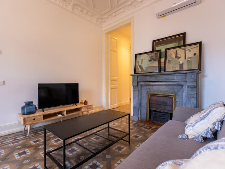 Modernist And Stylish Flat In City Center - Barcelona