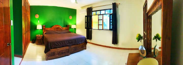Espaciosa Habitación En El Centro | Kingsizes |A/c - Cozumel