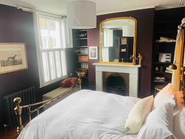 Charming Victorian House, Sleeps 12 - London
