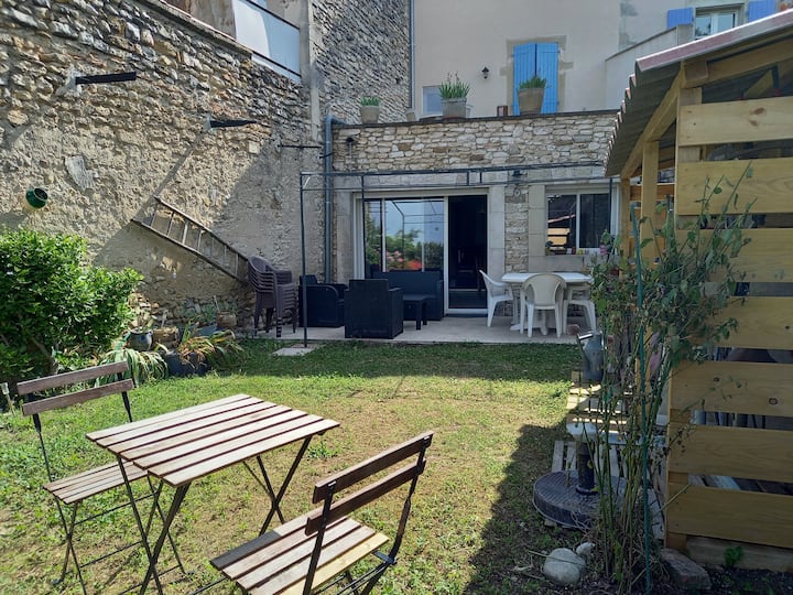 Maison De Ville Avec Jardin, Au Calme, Terrasse. - Valréas