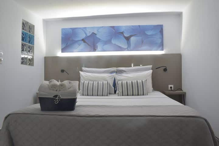 Blue Line Studio
Sea View - Lindos