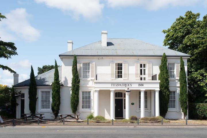 Genevieve's Garden View Unit - Westbury