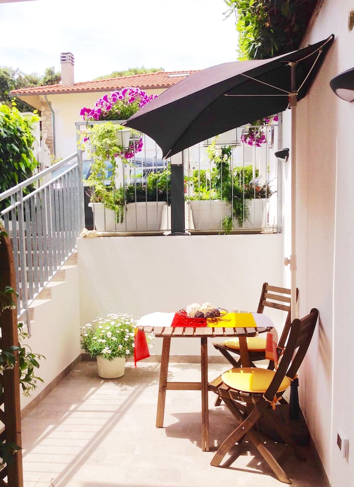 Yellow Submarine A Pochi Passi Dal Mare - Follonica