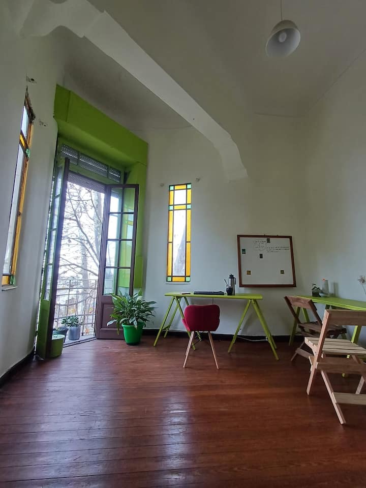 Habitación Con Balcón Al Parque. Palermo - Centro - Montevideo