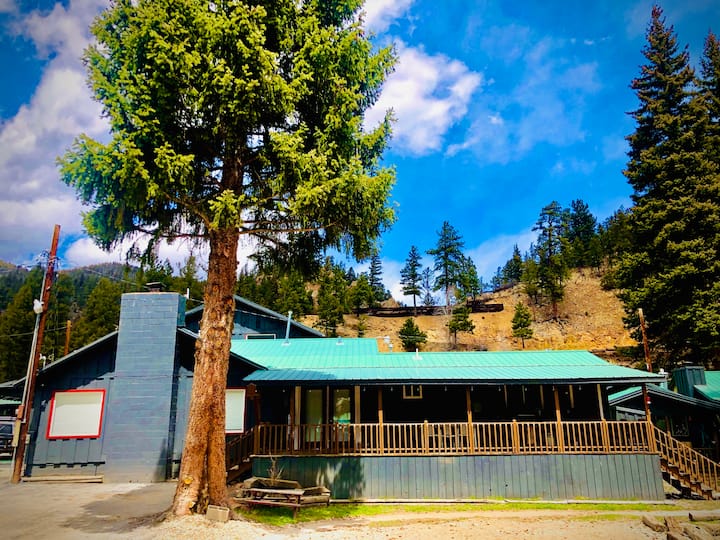 Cute & Modern Cabin In The Heart Of Red River Sleeps 12 - Red River, NM