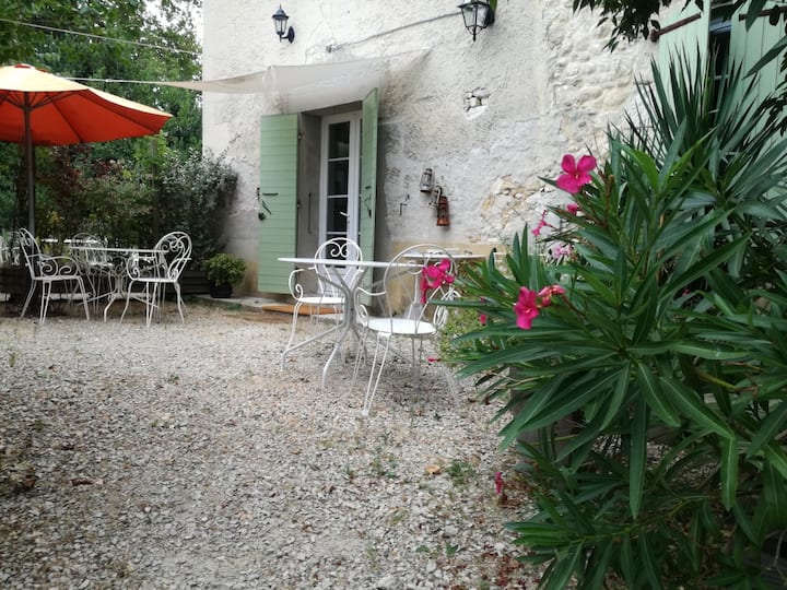 Gîte Domaine La Montmalle à St Montan - Viviers