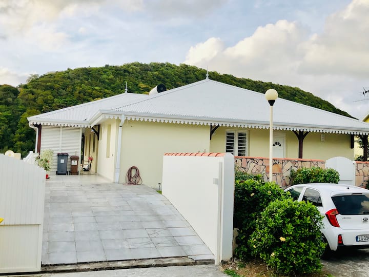 Spacieuse Villa Curaçao, Piscine Et Proche Mer - Martinique