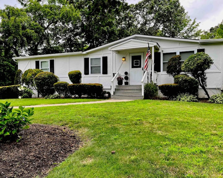 Jamesport, Ny- North Fork Cottage Beach Getaway - Riverhead, NY