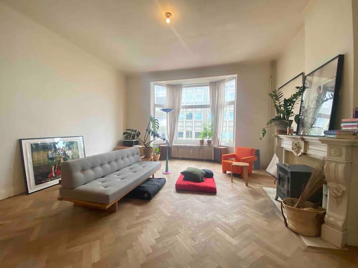 Minimal Boho On Oak Floor  (Judd Spring St. Loft) - Centraal Station Antwerpen