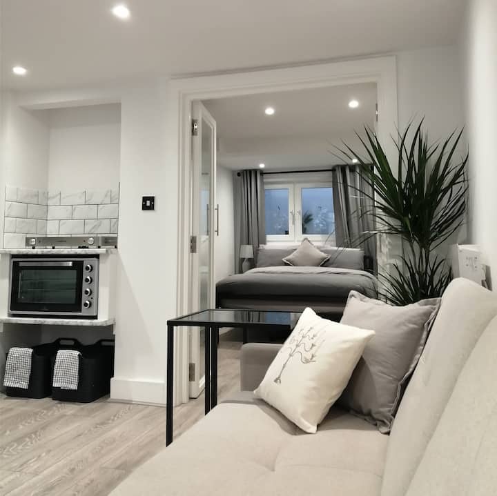 Brighton Palms
Tropical Hideaway - Brighton and Hove