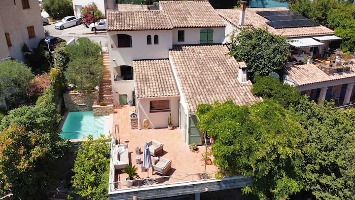 Villa Au Calme Avec Piscine Et Magnifique Vue Mer - Cagnes-sur-Mer