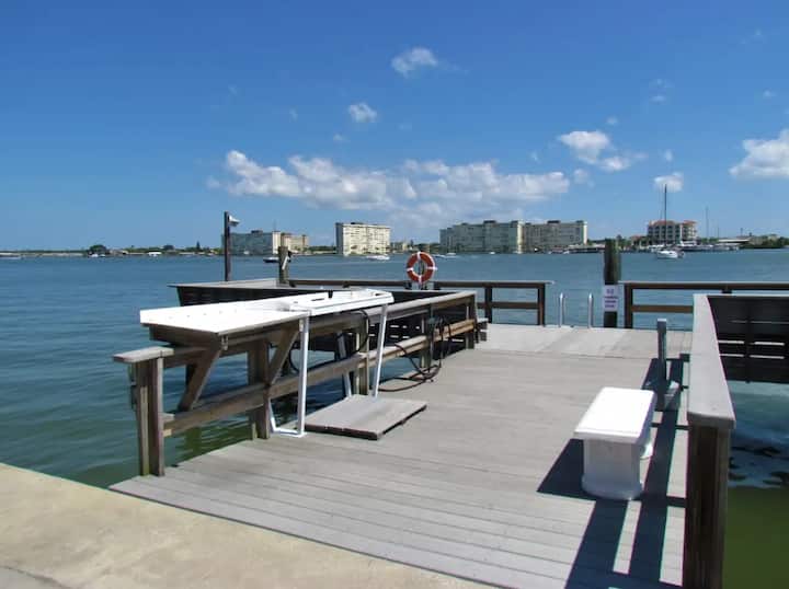 Home Away From Home Beach Getaway Condo - Madeira Beach, FL