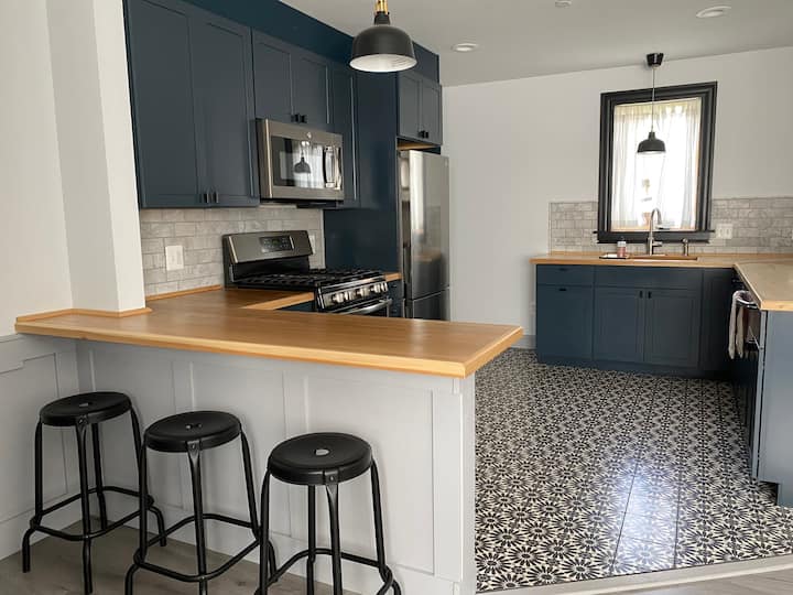 Urban Retreat W/ Parking, Sauna + Garden, Monthly - Portland, ME