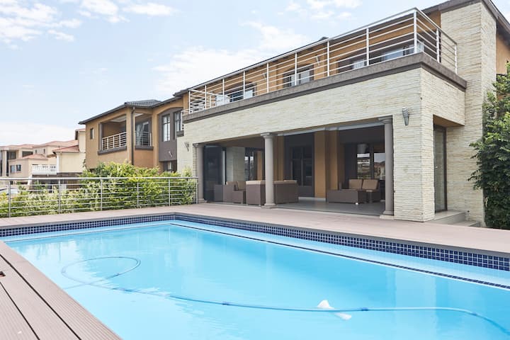 #Alimamaspaces: The Manson’s Bluevalley  Home - Pretoria