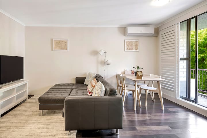 Chic Surry Hills Style Balcony Abode - Sydney