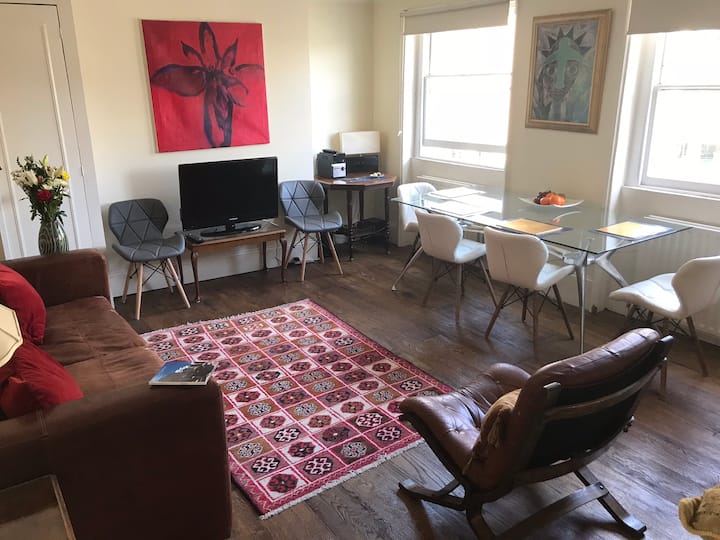 Spacious Flat In Georgian Townhouse - London, UK