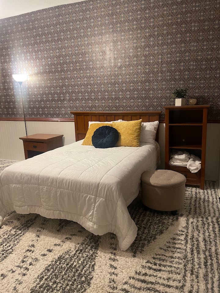 Private Room By Studebaker House - South Bend, IN