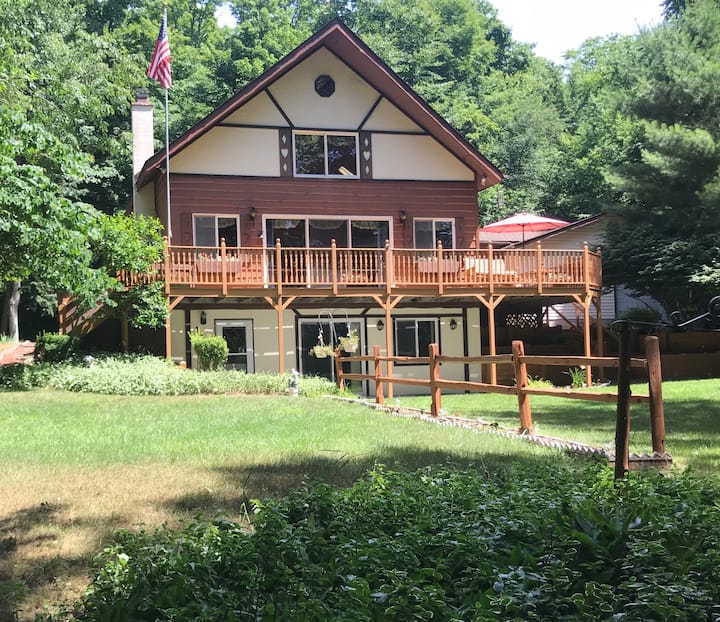 The Fox And The Pheasant Chalet - Arcadia, MI