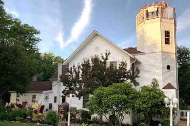 11 Bedrooms-17 Beds-7.5 Baths-2 Kitchens-play Park - Put-in-Bay, OH